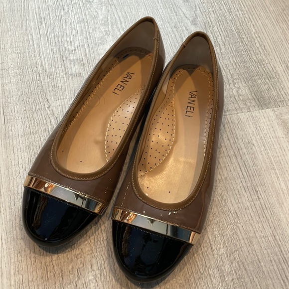 Vaneli | Shoes | Vaneli Brown Black And Gold Shiny Flat Shoes Size 8w ...